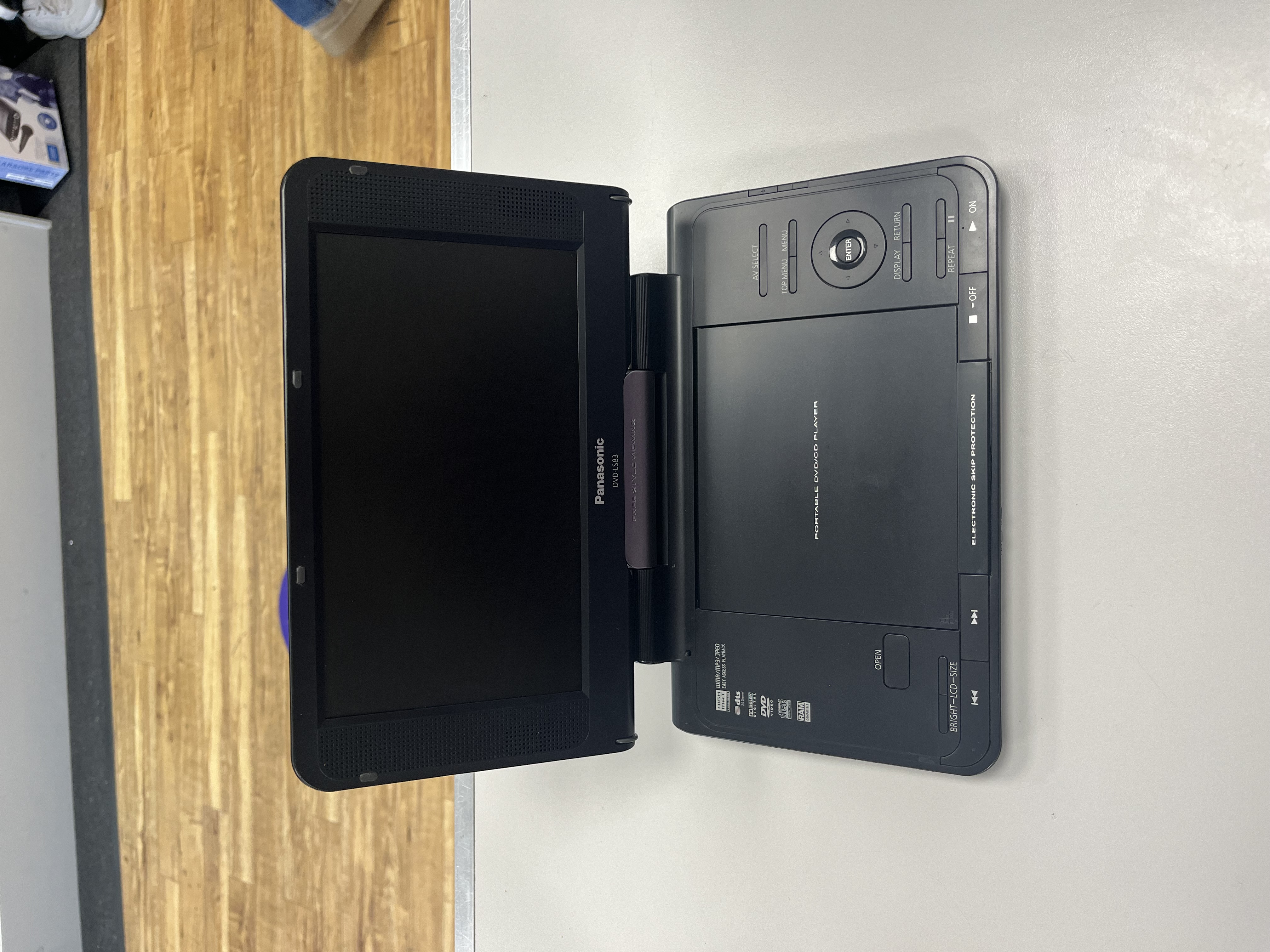 Pre-owned Panasonic PANASONIC PORTABLE DVD/CD PLAYER - Own4Less